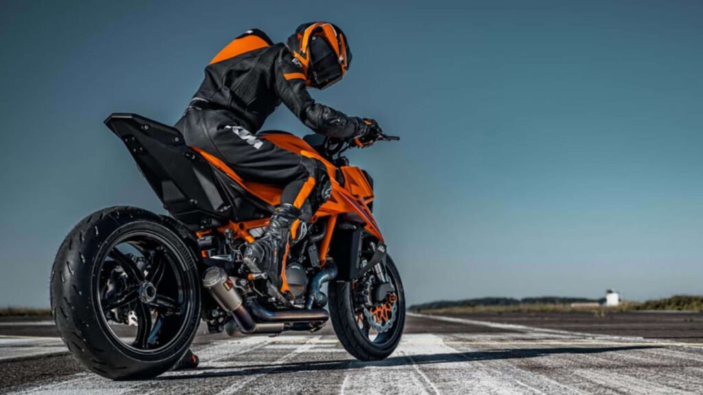 KTM Unveils 2024 1390 Super Duke R Evo - Cars,Bikes Specs & Auto parts ...
